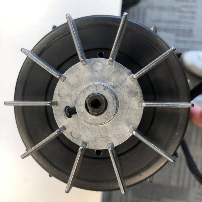 Use a metal or plastic fan for electric motor?